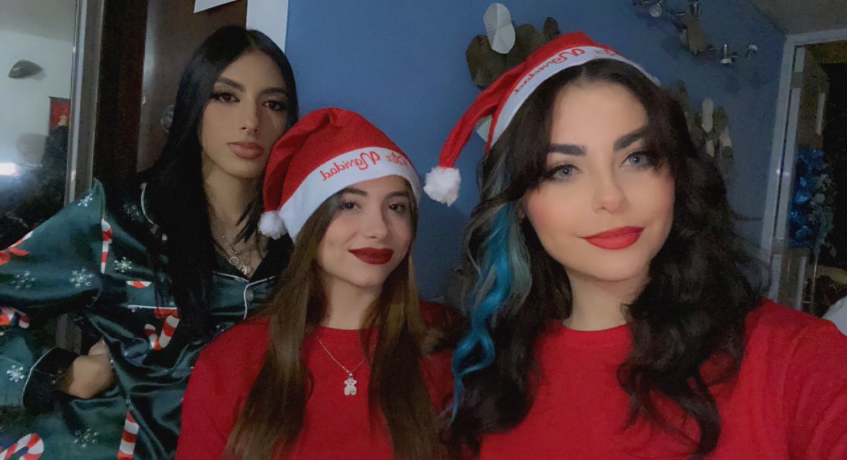 女 | Baeleeena on Twitter: "🎄 🎁"