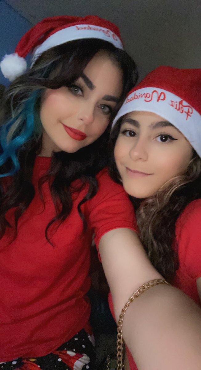 女 | Baeleeena on Twitter: "🎄 🎁"