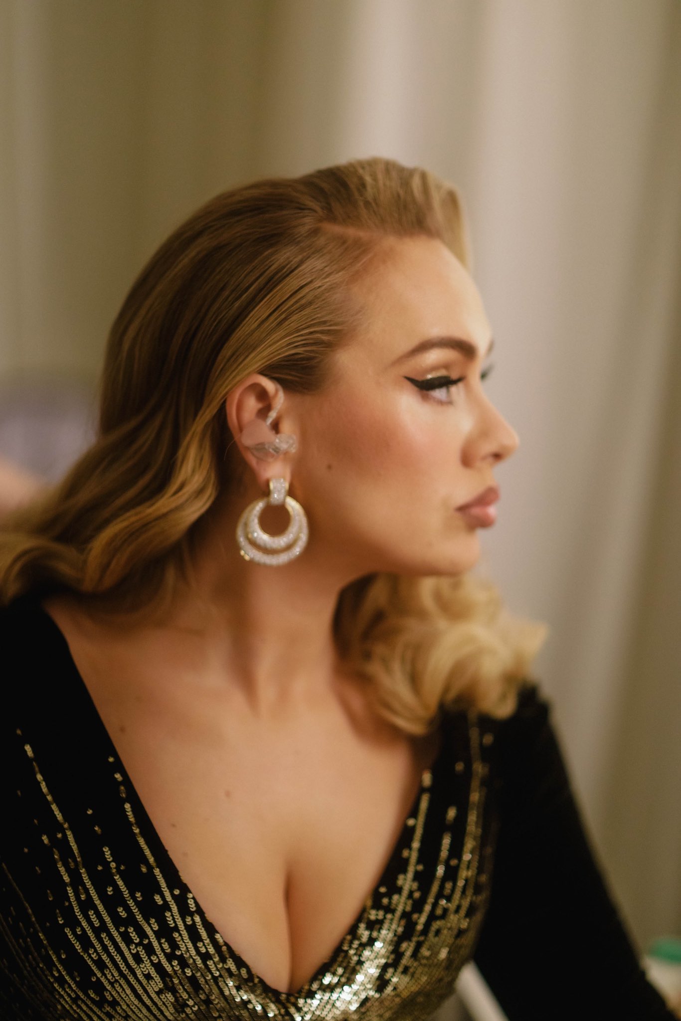 Adele on Twitter: "Weekend 6 https://t.co/9KnFSlSPof" / Twitter