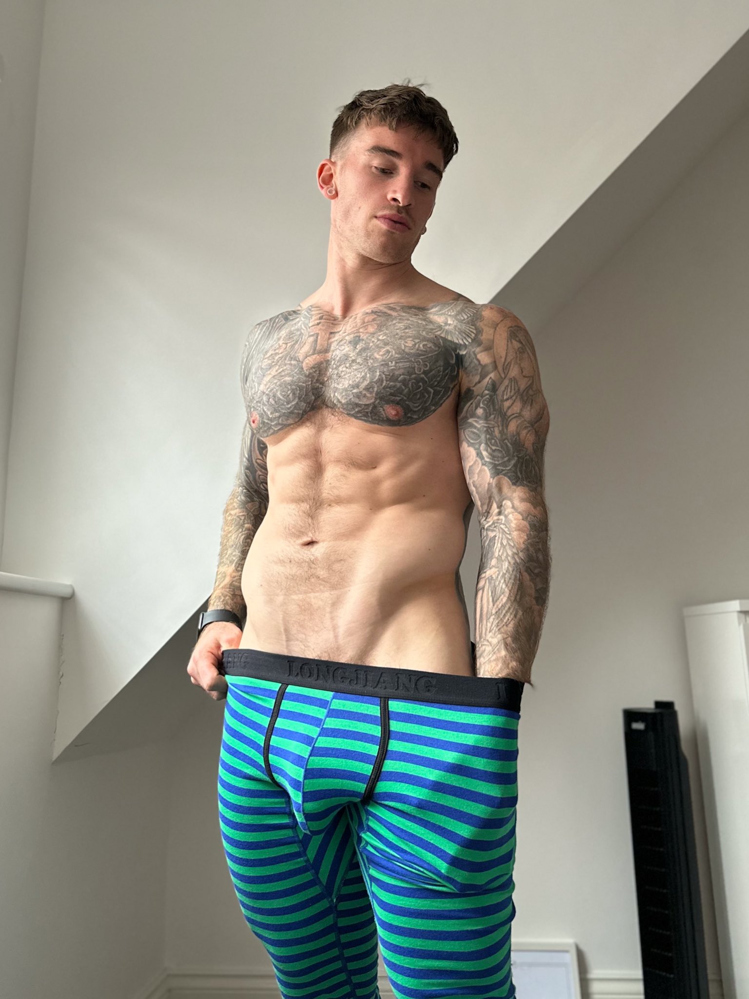 Chris Hatton on Twitter: "https://t.co/3x6d7ZPEFy for my exclusive content 😜 https://t.co ...