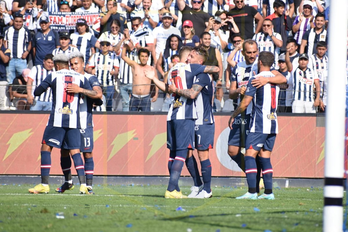 Alianza History 📜💙 2️⃣6️⃣🏆 On Twitter 🖼️ ¡ʟᴏs ɢʀɪᴛᴏs ʙʟᴀɴǫᴜɪᴀᴢᴜʟᴇs 🗣️