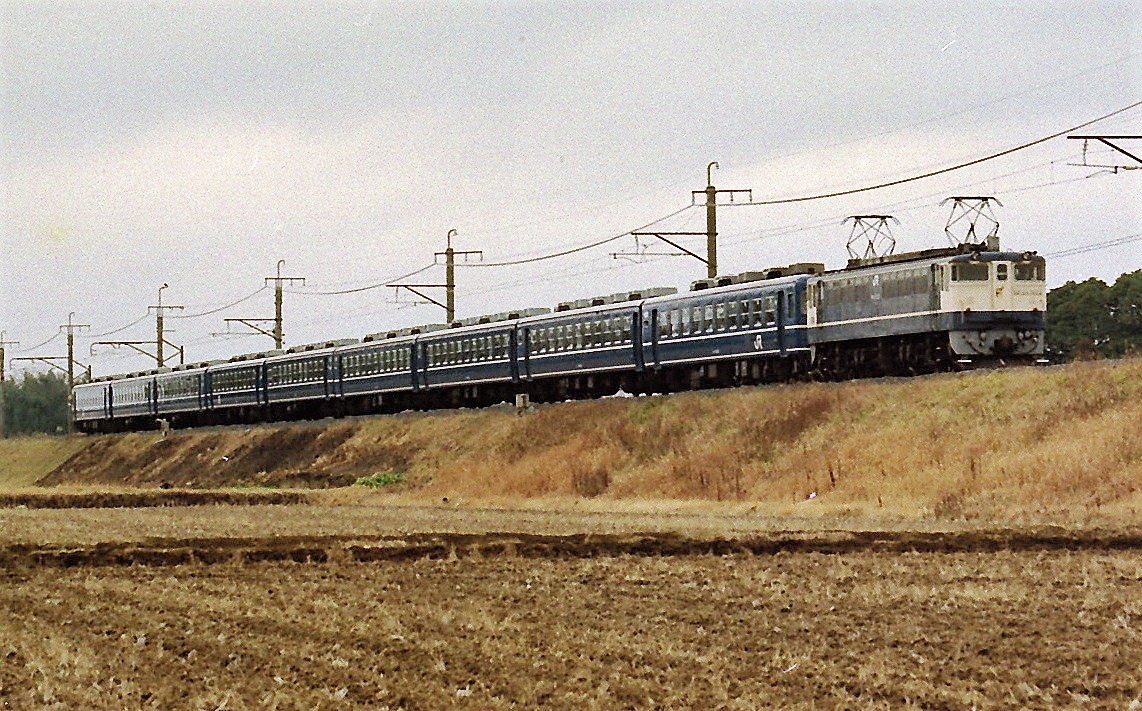 北鉄⭐️⭐️⭐️ on Twitter: "RT @tetuko5861: 1990年1月 EF81+12系、EF65PF+12系、165系、103系 成田線 小林ー安食"