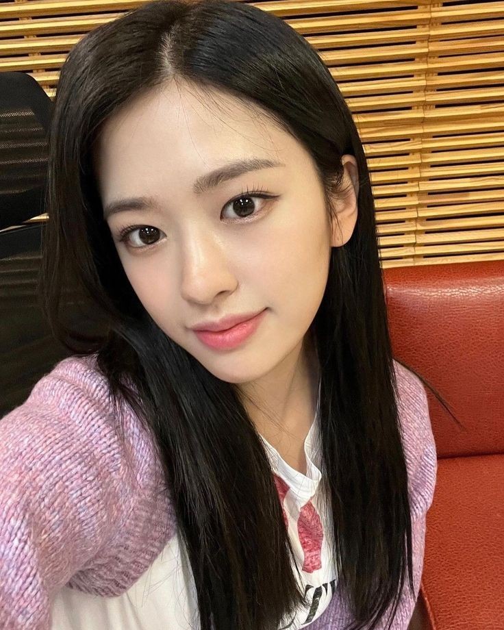 1MILLON DESEMPLEADOS on Twitter: "YUJIN (kpler) VS YUJIN (ive) https://t.co/90aWxfIZck" / Twitter