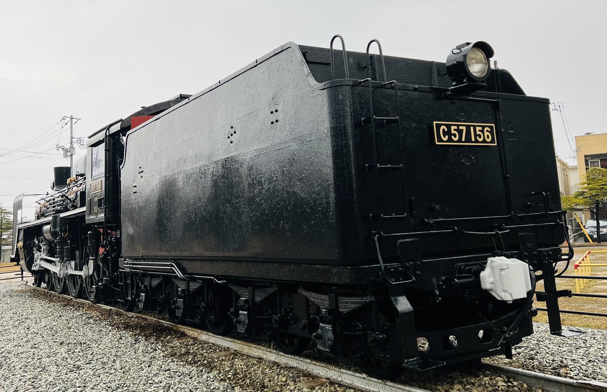 ともてつぱぱ。8522ﾚ📲 on Twitter: "②益田に野暮用で😅 此のあたりに静態🚂C57-156が有るので久しぶりに見に👀行ったら小雨☔️模様だったけど、黒光して綺麗になってた ...