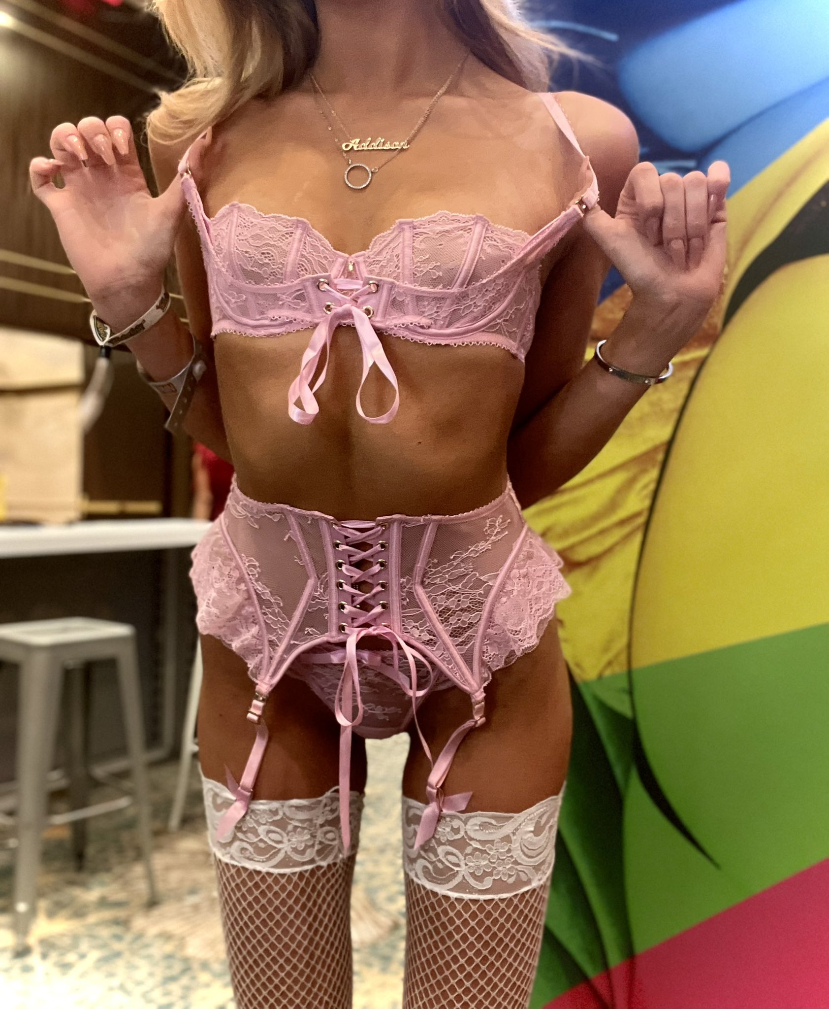 addison vodka 🍸 AVN ️ on Twitter: "bubble gum pink https://t.co/HY6YrGKFLr" / Twitter