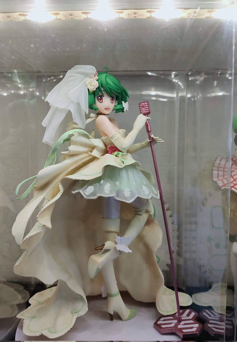 ダイソー『LEDテープライト』がSNSで話題に！インテリア、フィギュア、ミニチュアのライトアップにも | Jocee