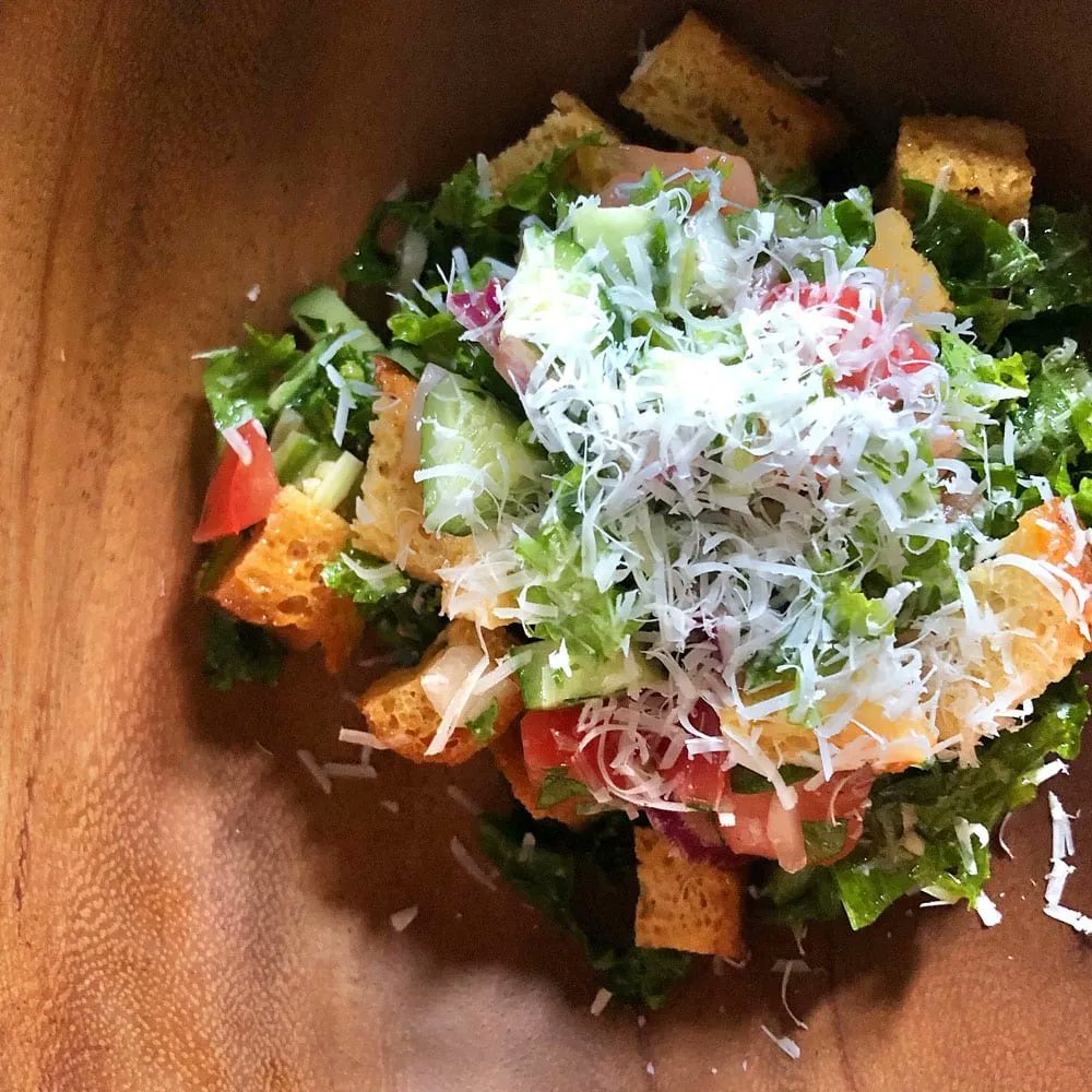 GINZA on Twitter: "【刻んで混ぜての具沢山サラダ🥗】リラックス気分で台所に立って、シンプルで美味しいサラダを作ってみましょう。https://buff.ly/3l8C4Jr"