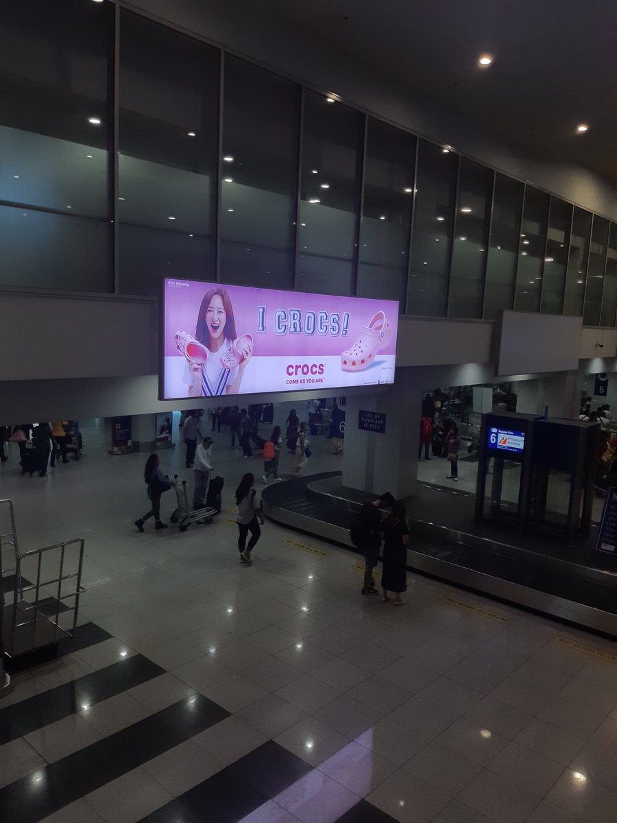 on Twitter: "Crocs stores in SG and Crocs PH 🤣 even tho i don't like crocs lmfao, still love ...