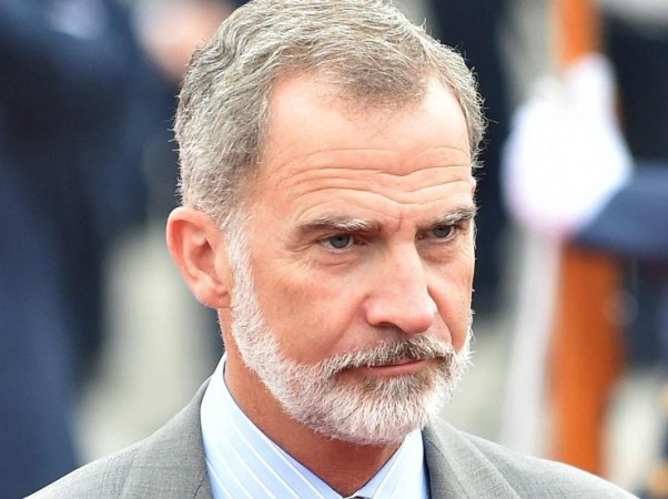 𝕒ℝ𝐑íϻⒶⓣ𝒆 on Twitter: "Felipe Sexto. A mí este tipo NO me representa."