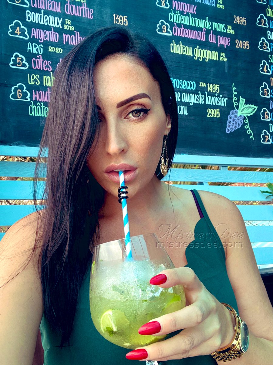 Mistress Dee ️‍🔥 on Twitter: "I DINE YOU PAY! The natural order #Findom Cheers 🥂"