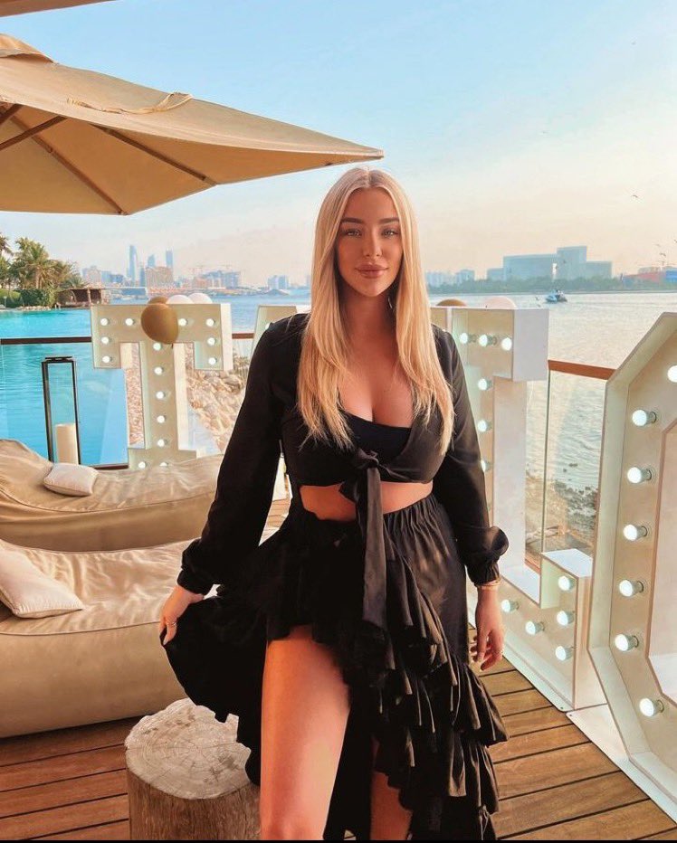 Half Virgin💦 on Twitter: "5. Taylor Ward (Riyad Mahrez’s Wife) https://t.co/26YTwOnw69" / Twitter