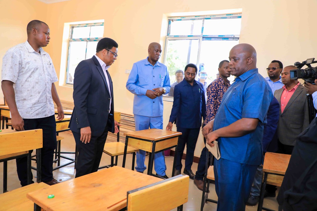 📍Namtumbo Waziri Mkuu, Mhe. Kassim Majaliwa amewataka wakandarasi ...