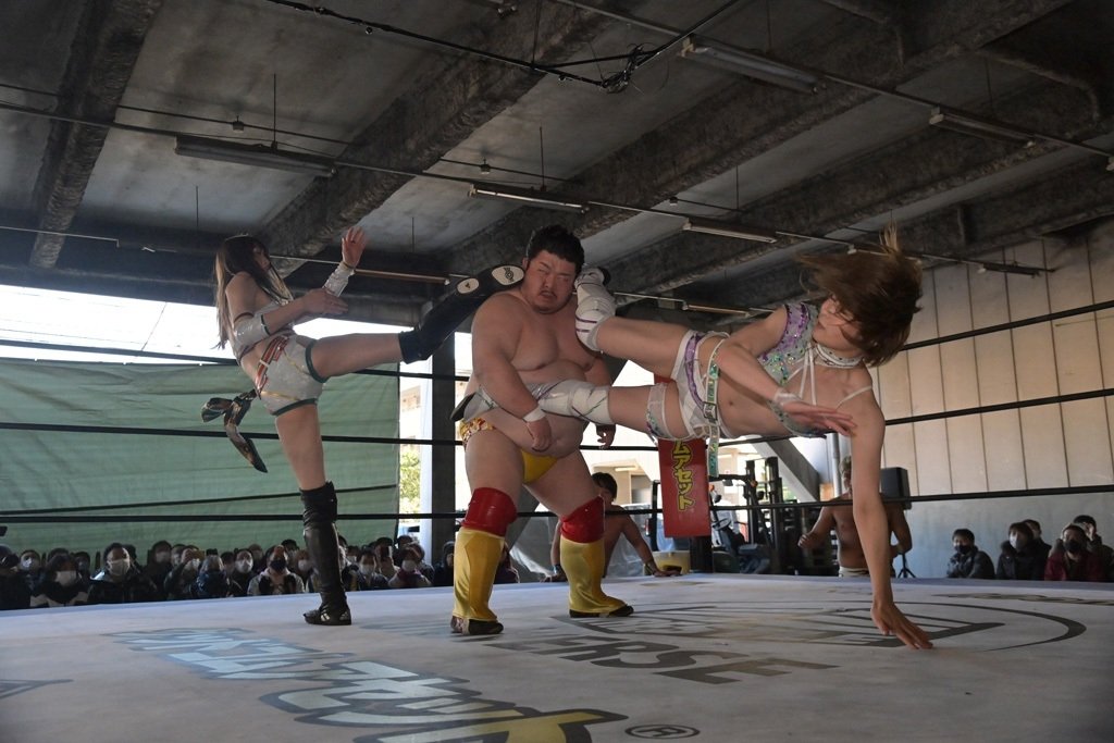 伊橋剛太(GOTA IHASHI) on Twitter: "DDT鶴見大会はこんな感じでした‼️ 二人ともチャーミング ️ #ddtpro 詳しくは #wrestleUNIVERSE の配信 ...