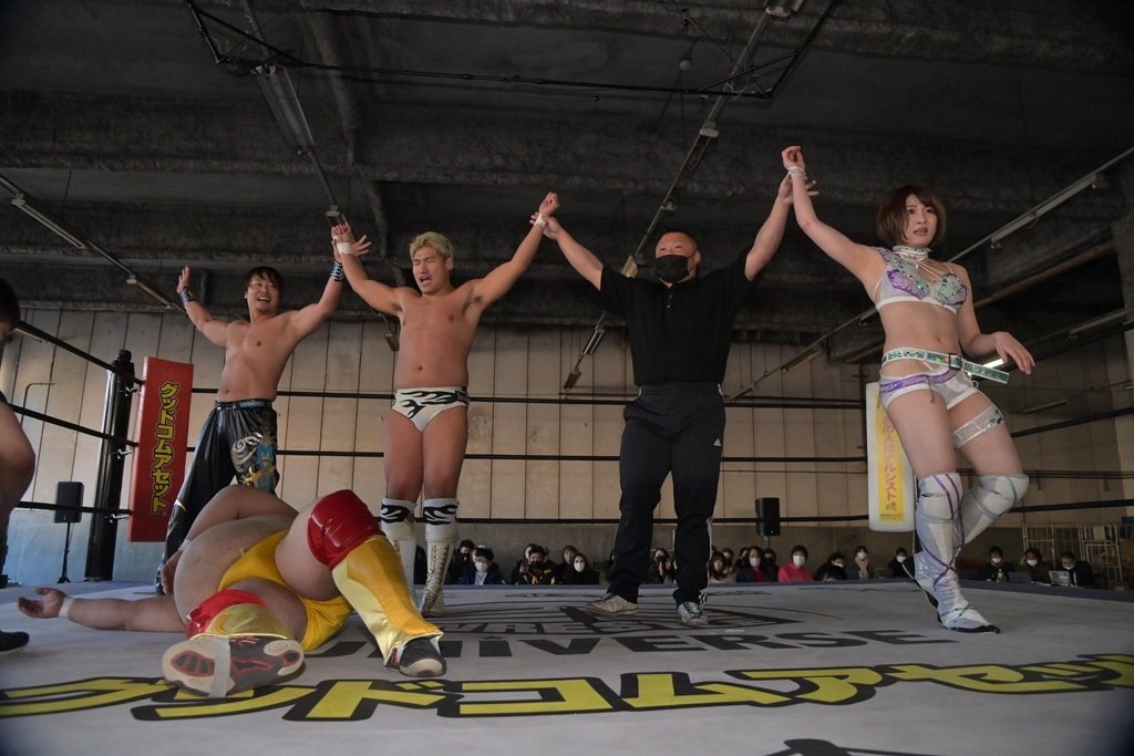 伊橋剛太(GOTA IHASHI) on Twitter: "DDT鶴見大会はこんな感じでした‼️ 二人ともチャーミング ️ #ddtpro 詳しくは #wrestleUNIVERSE の配信 ...