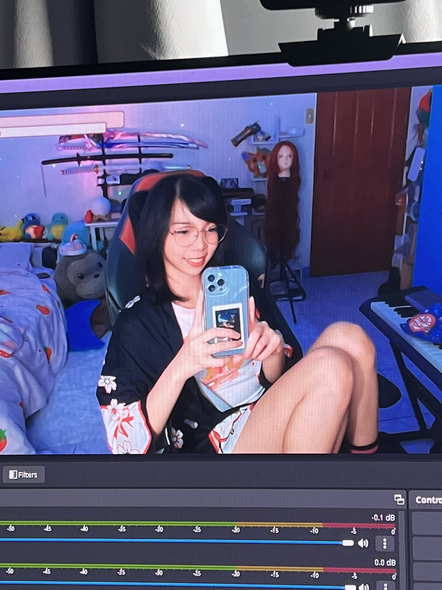 Kitz Cua ⭐ on Twitter: "Wake up, babe. Kitz is streaming. http://twitch.tv/KitzCua"