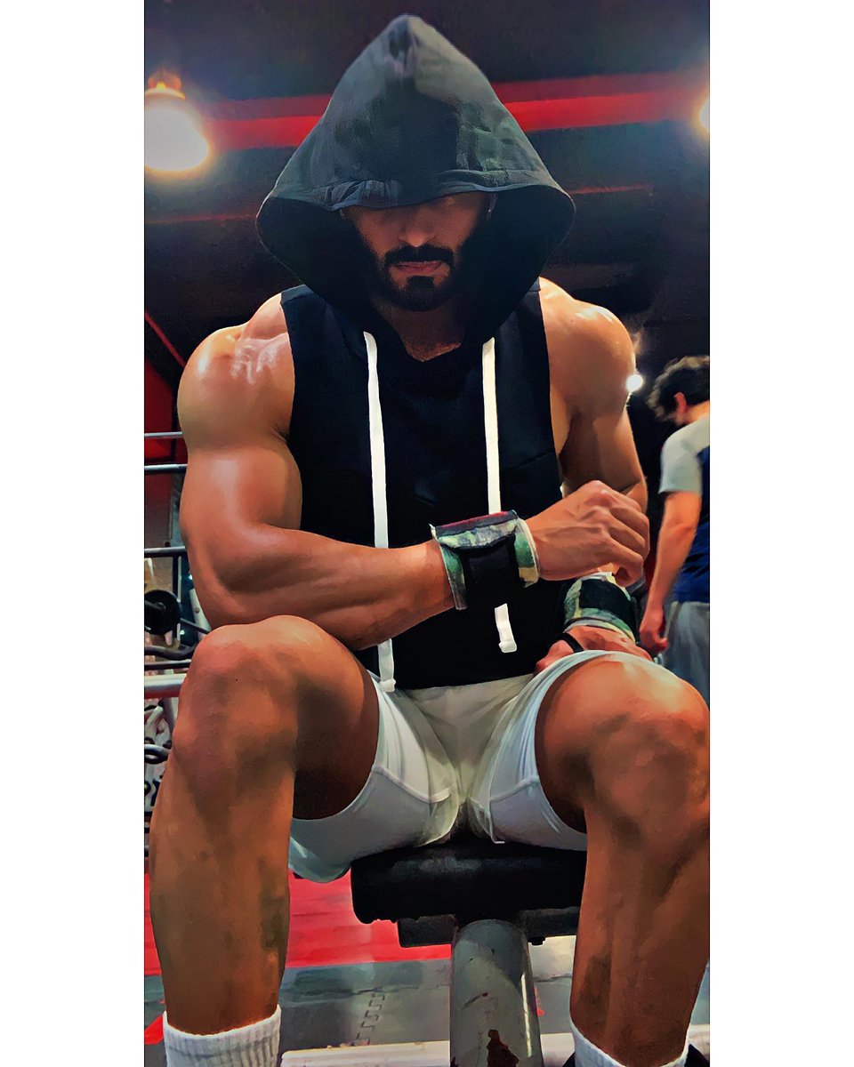 Hot Dudes Good Mood 🇺🇦 on Twitter: "RT @AlcibiadeEroe: Abdullah Ezzat 😍"