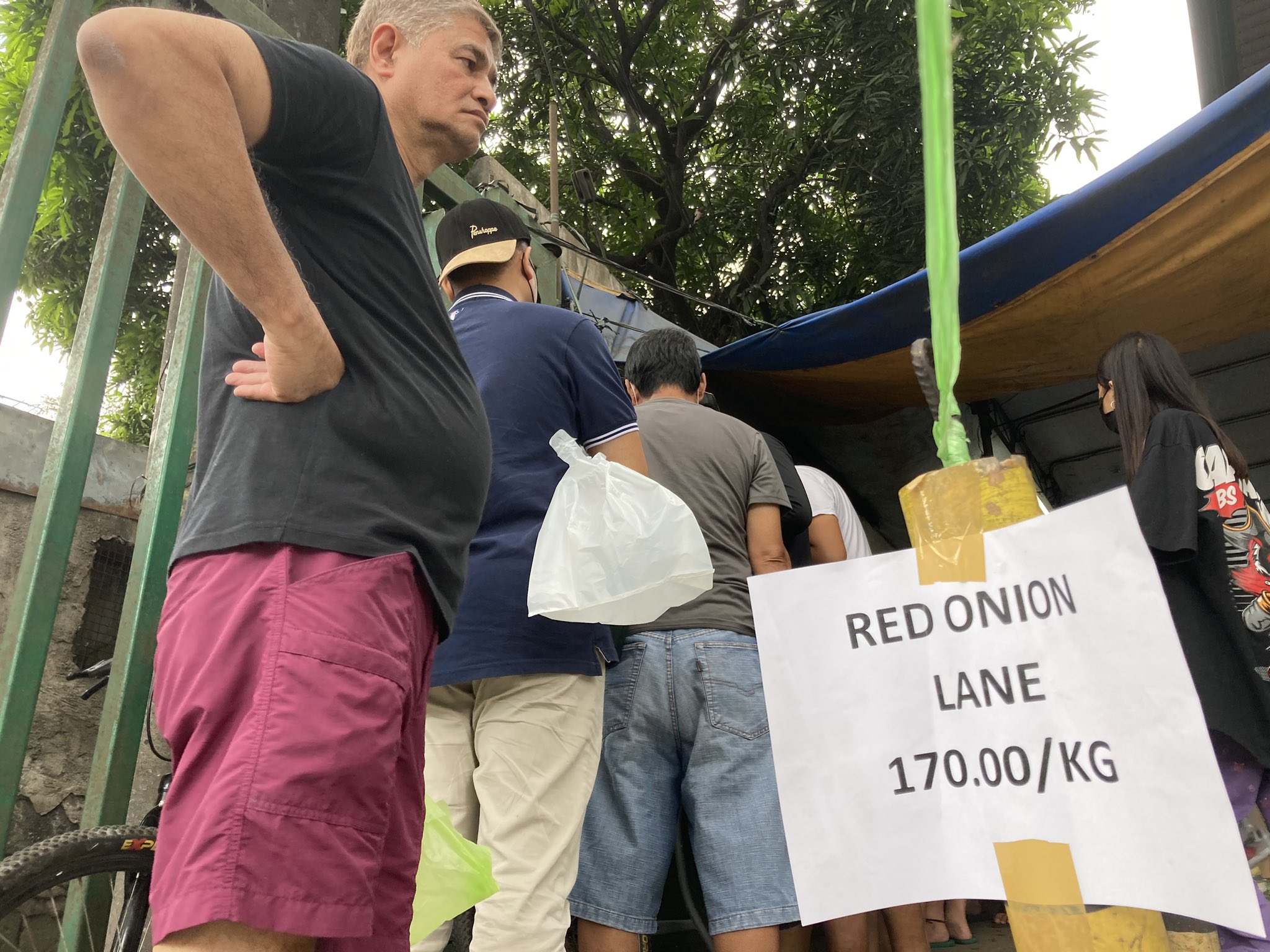 DZBB Super Radyo on Twitter: "LOOK: ₱170 kada kilo na sibuyas, pinilahan ng mga mamimili sa ...