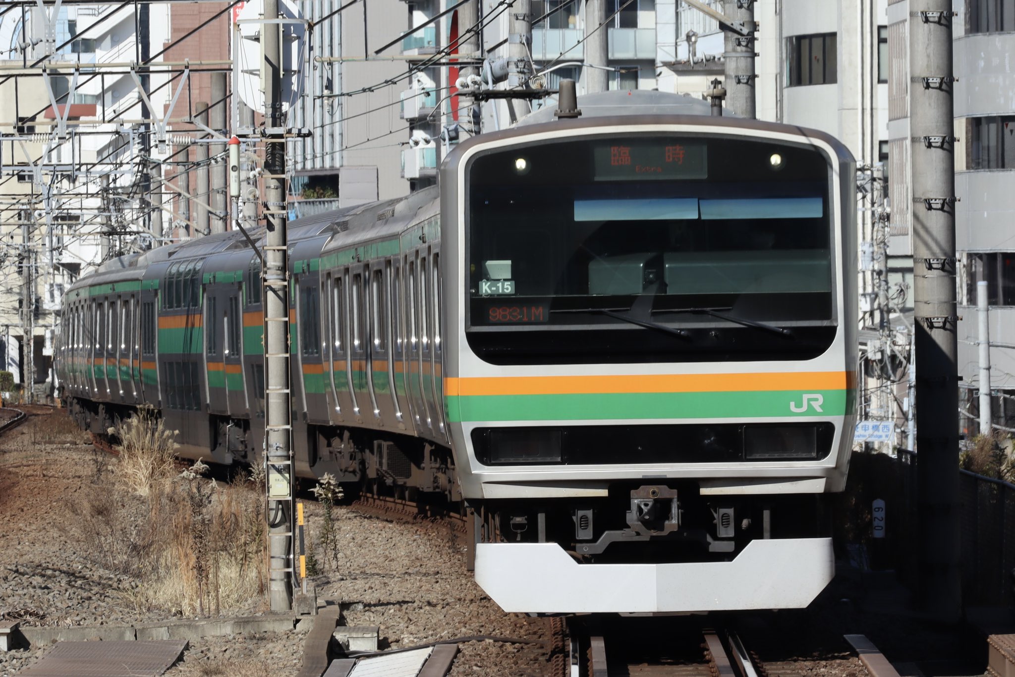 千 ﾗｼ on Twitter: "渋谷駅改良工事に伴う臨時列車 9831 M E231系K15＋E233系？？？ @恵比寿 ついでに 緑LED車も https://t.co ...