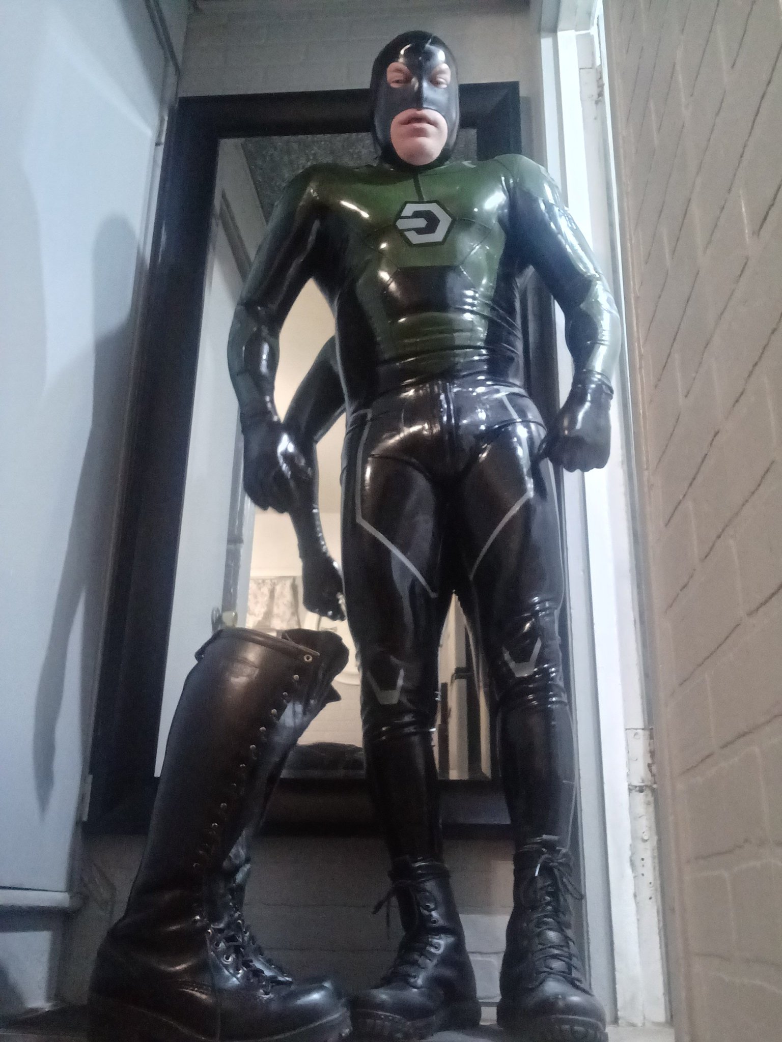 rob rub on Twitter: "getting ready to change boots https://t.co/LkJPd6ZTx1" / Twitter