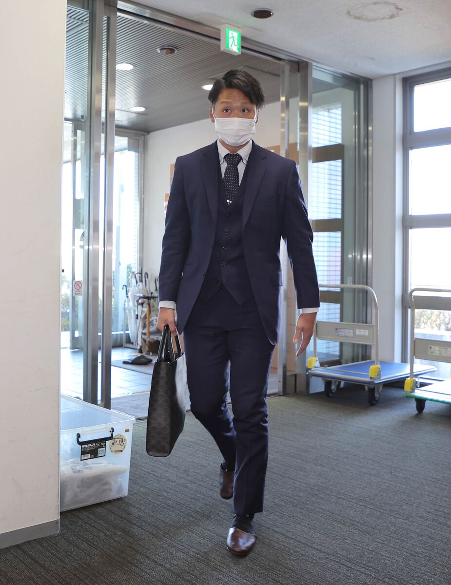 スポーツ報知 巨人取材班 on Twitter: "ドラフト5位・船迫大雅が勝負パンツとぬいぐるみ持参で入寮 「新人王狙って頑張ります」 https://hochi.news/articles ...