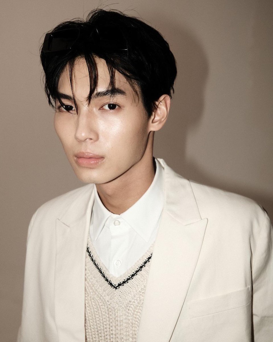 Ann on Twitter: "RT @moonlightbLuez: PRADA'S GLOBAL BRAND AMBASSADOR — W I N M E T A W I N — 📍 ...