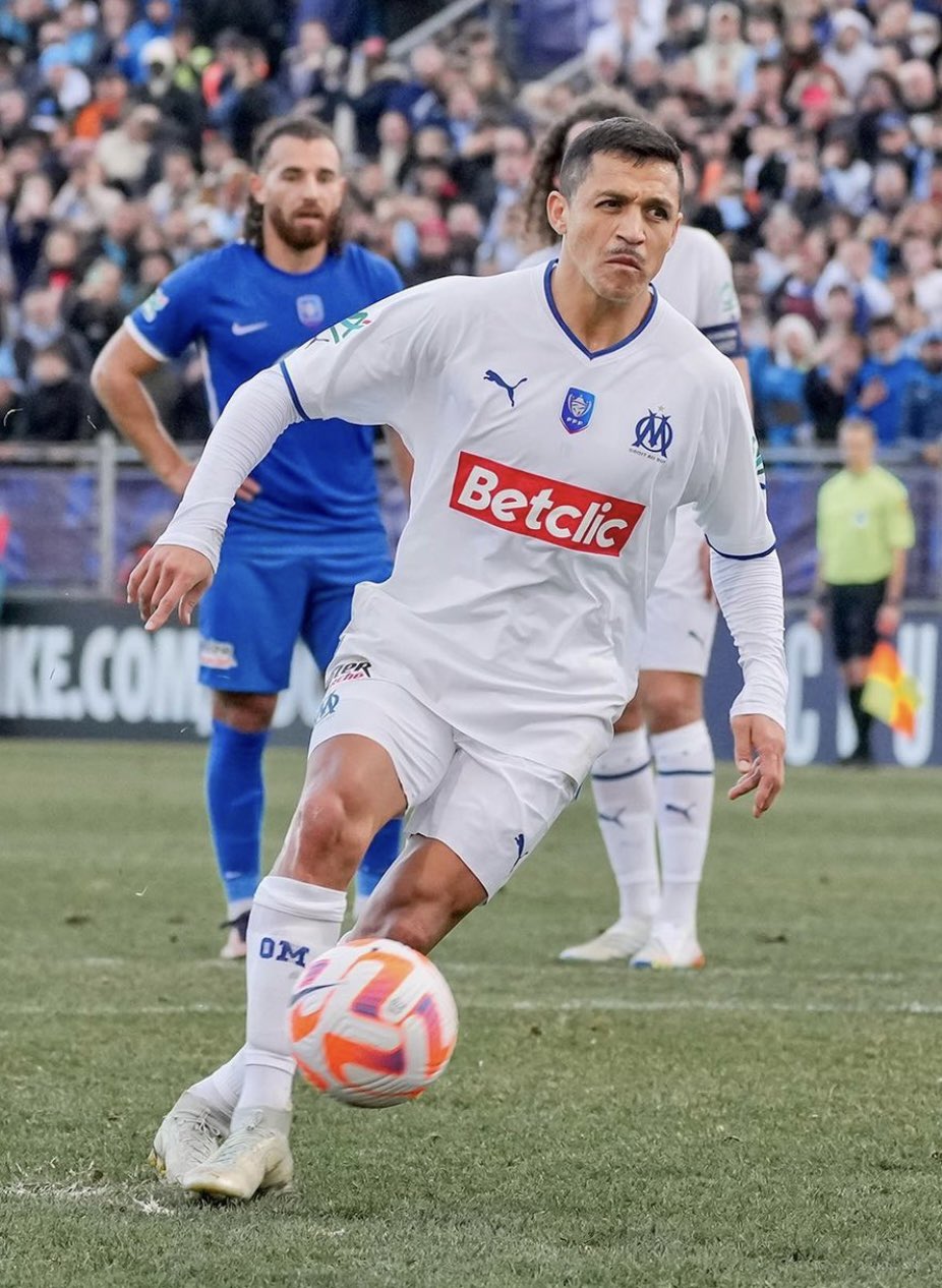 Tom Williams on Twitter: "Just come across this photo of Alexis Sanchez scoring a Panenka for ...