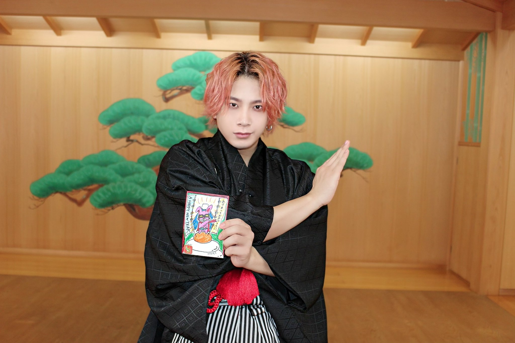 OWV on Twitter: "〈OWV OFFICIAL FANCLUB × #OWVチャンネル 連動企画📣〉 「OWVのお正月【後編」にて メンバーが作成した年賀状を 当選者にプレゼント ...