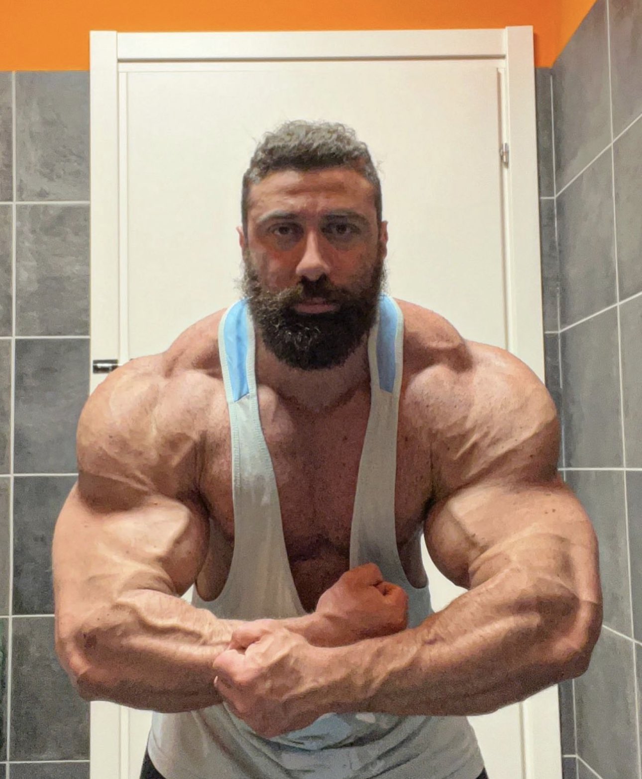 MuscleJacking on Twitter: "Hairy jacked muscle bear, Michy Caruso 🇮🇹 https://t.co/R6QlIUqxdi ...