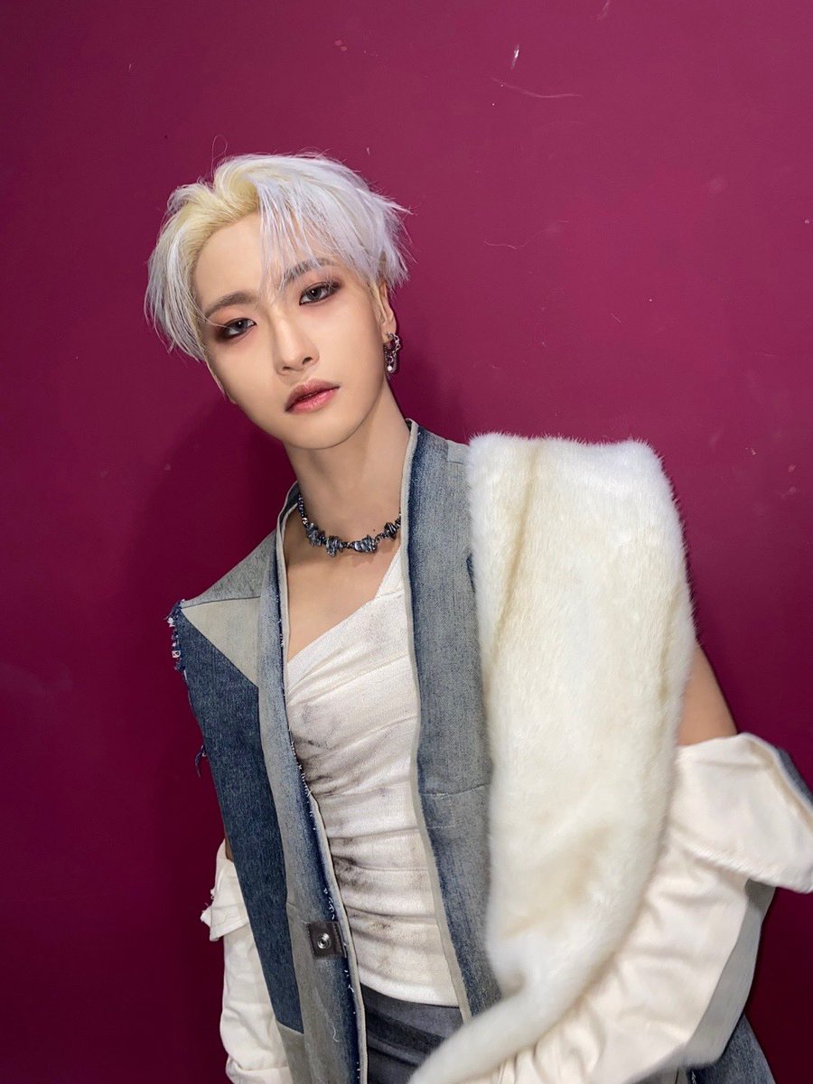 seonghwa source on Twitter: "230108 #성화 — MARSVERSE FNS 🌟"