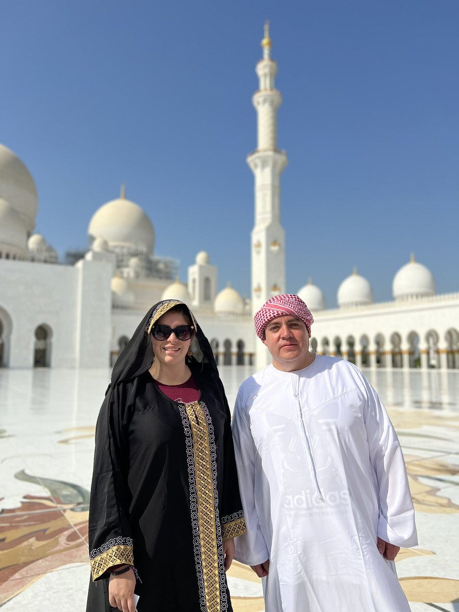 @CharlieDelValle on Twitter: "Estamos #Reportando 🎥 desde la Mezquita Sheikh Zayed en #AbuDhabi ...