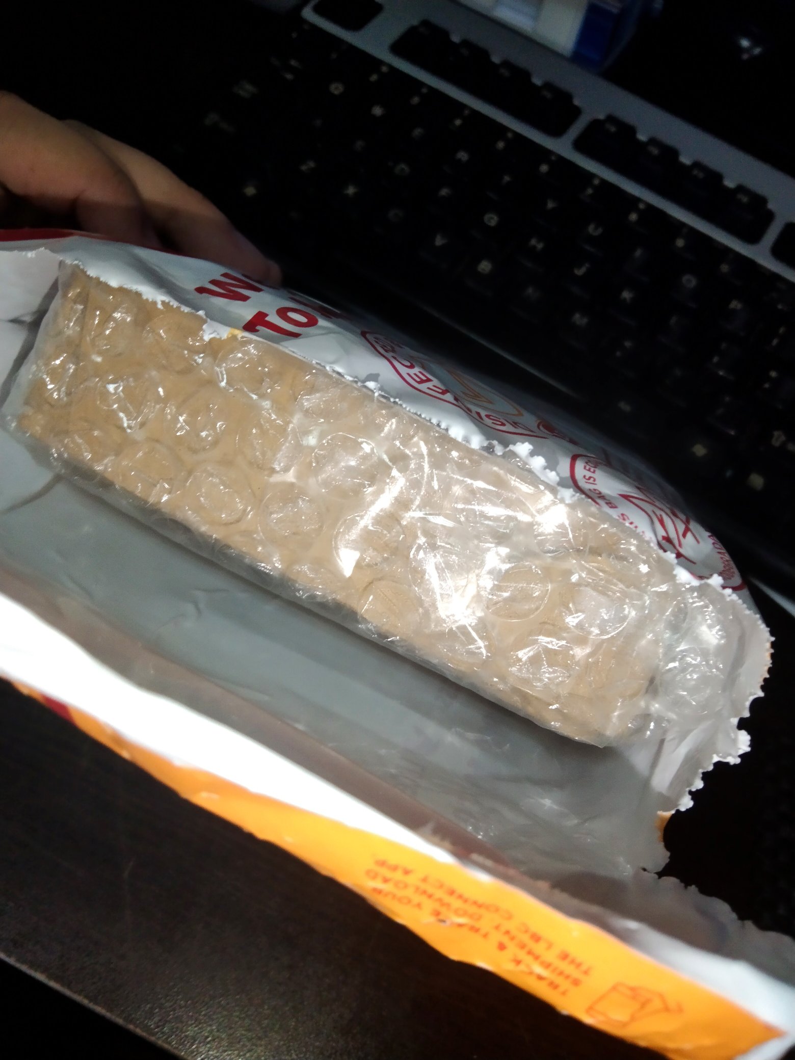 hazel ni seungkwan 🌻 on Twitter: "Yung size ng pouch is 9x7.5 inches, kasya yung T0 corrugated ...