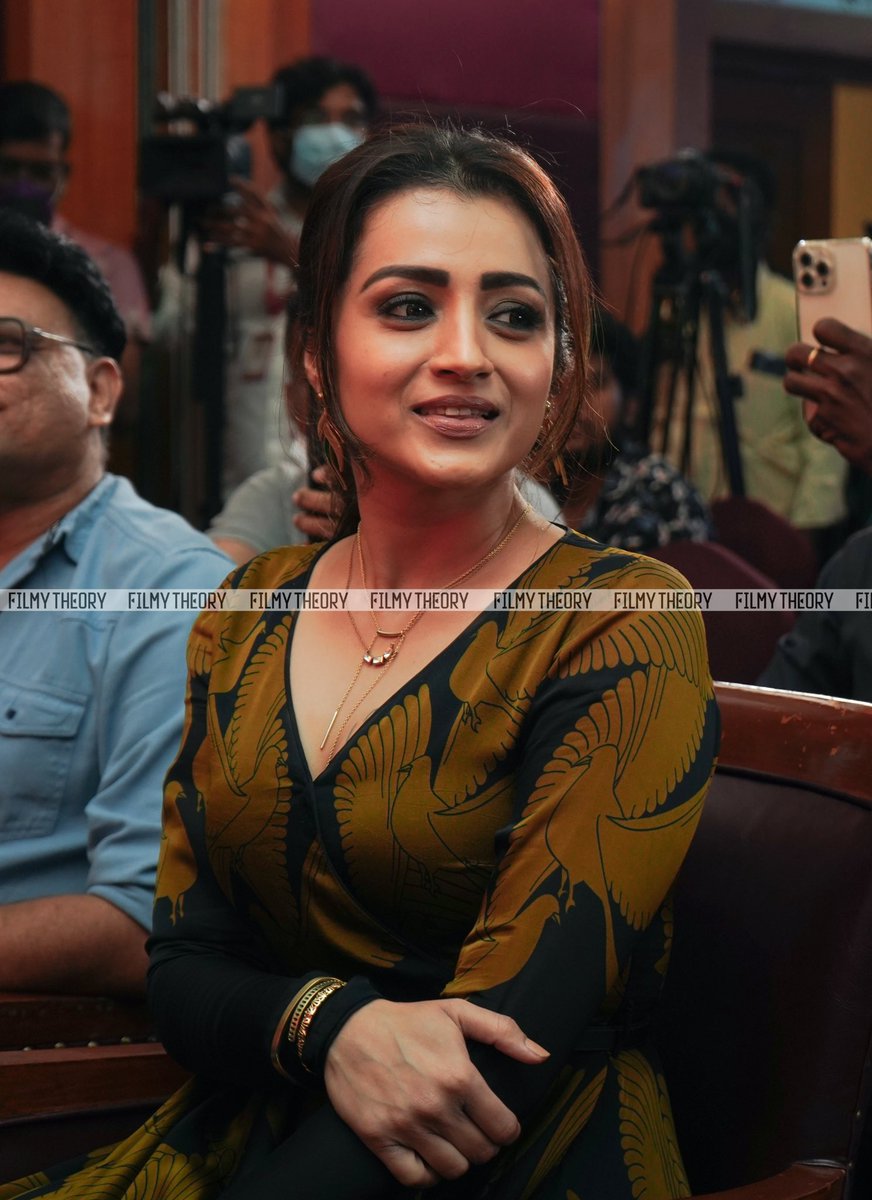 ACTRESS WORLD 🥸 on Twitter: "RT @TrishVickyy: Beauty Overloaded 😍 Trish @trishtrashers ️ #Trisha ...