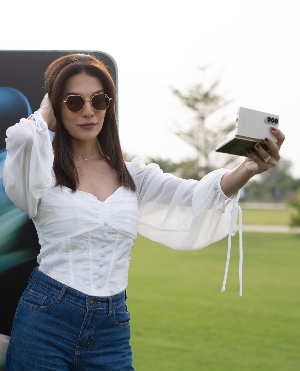 Samsung Pakistan on Twitter: "Pro-grade multi-camera with an upgraded Rear Camera, Space Zoom ...