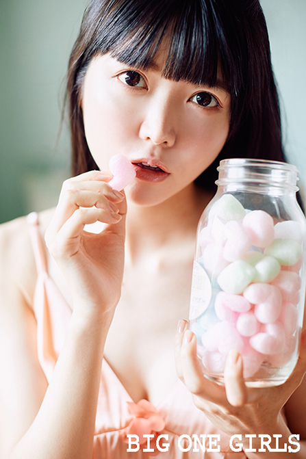 BIG ONE GIRLS編集部 on Twitter: "BOG増刊「BIG ONE GIRLS Graph vol.5」発売中。 写真は、真っ白なキャンバス 小野寺梓ちゃん のオフショット ...