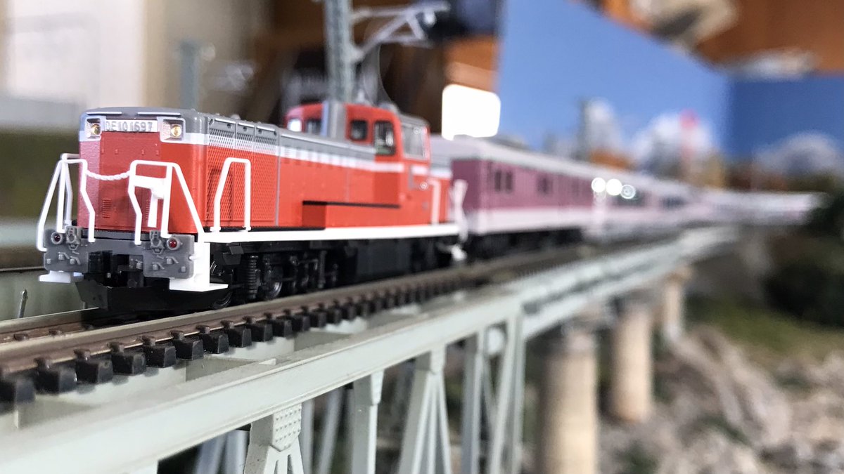 鉄道楽 on Twitter: "RT @Re_Color_train: 【東京】本日ご来店のお客様① DE10牽引485系「リゾートエクスプレスゆう」と国鉄591系振り子式試験車両です ...