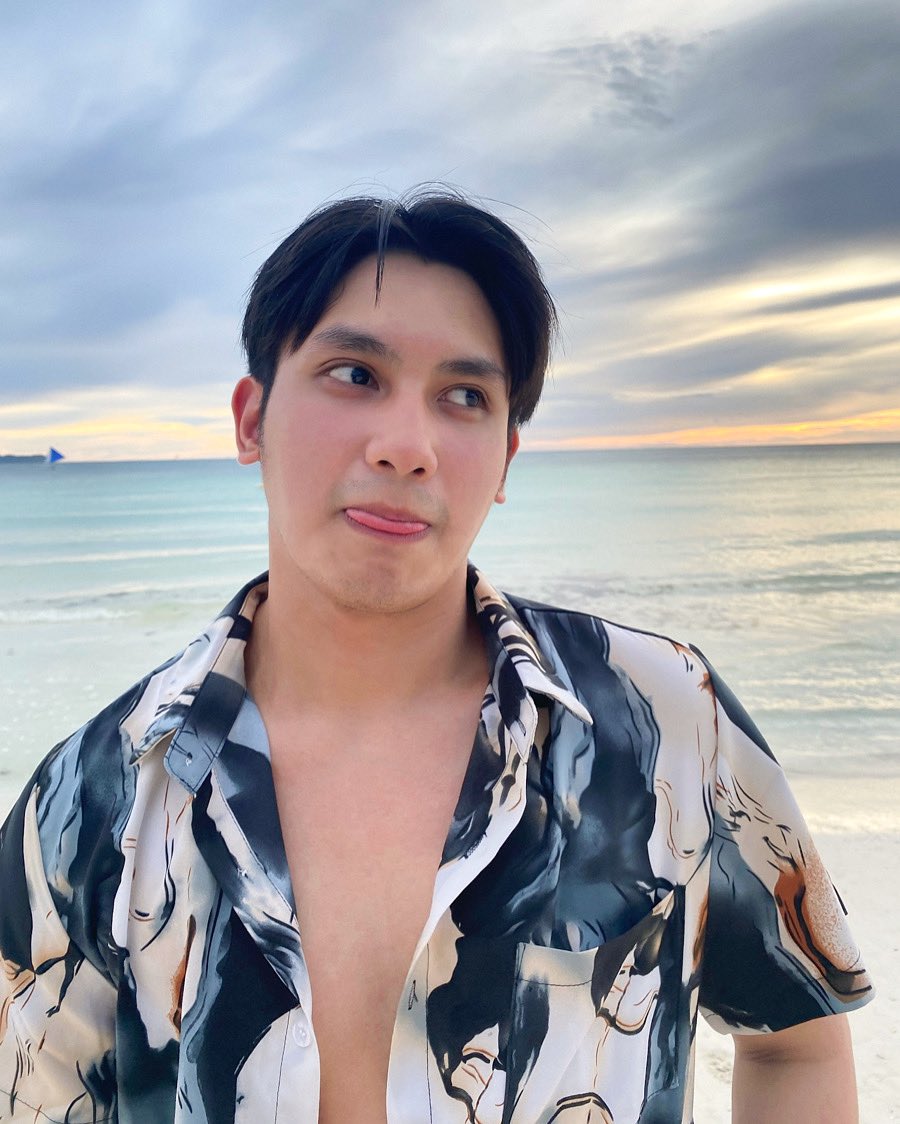 rio on Twitter: "😛"