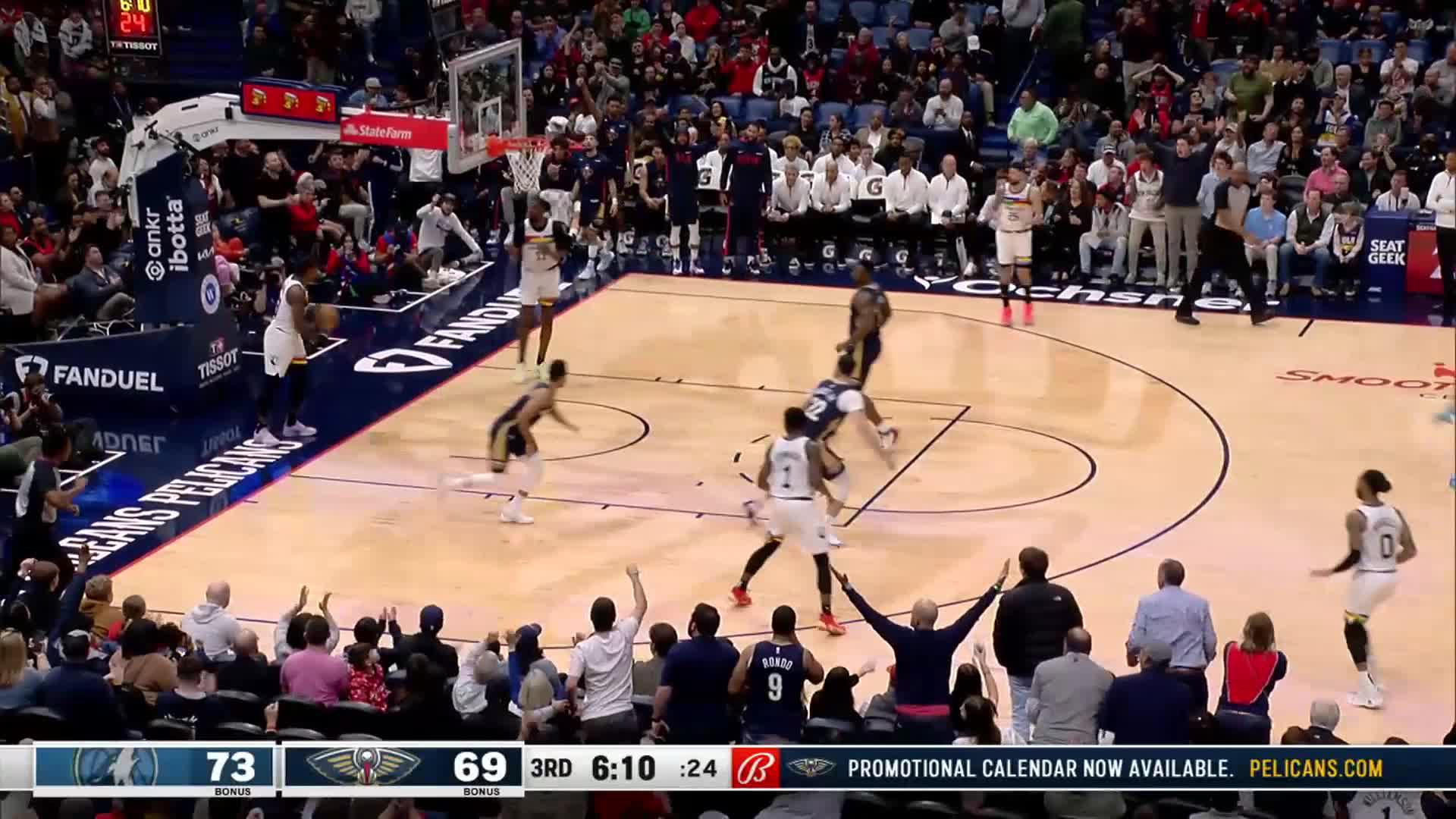 New Orleans Pelicans on Twitter: "CJ behind his back and the bucket 😁 # ...