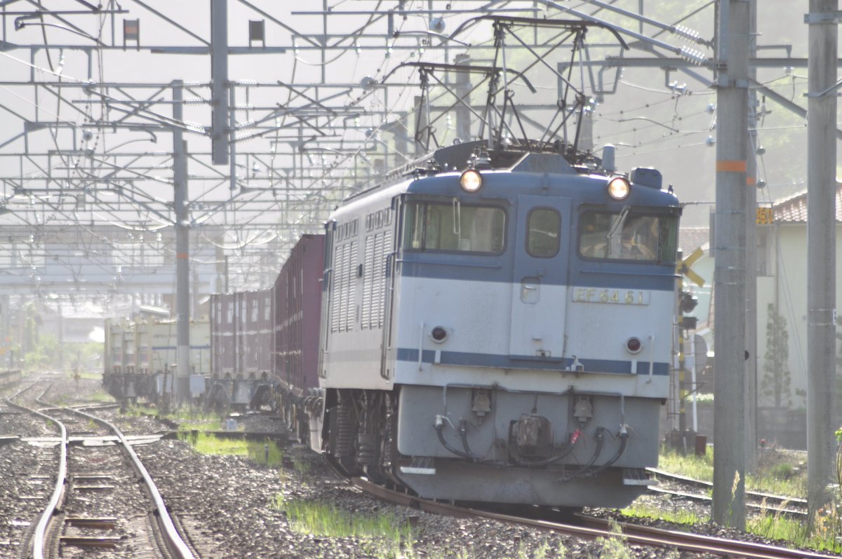 裏辺金好（所長） on Twitter: "【過去の写真から】伯備線を行くEF64 0番台更新色。この頃は多数が活躍していた同形式（0番台）ですが、2013年（平成25年）3月にJR貨物から ...