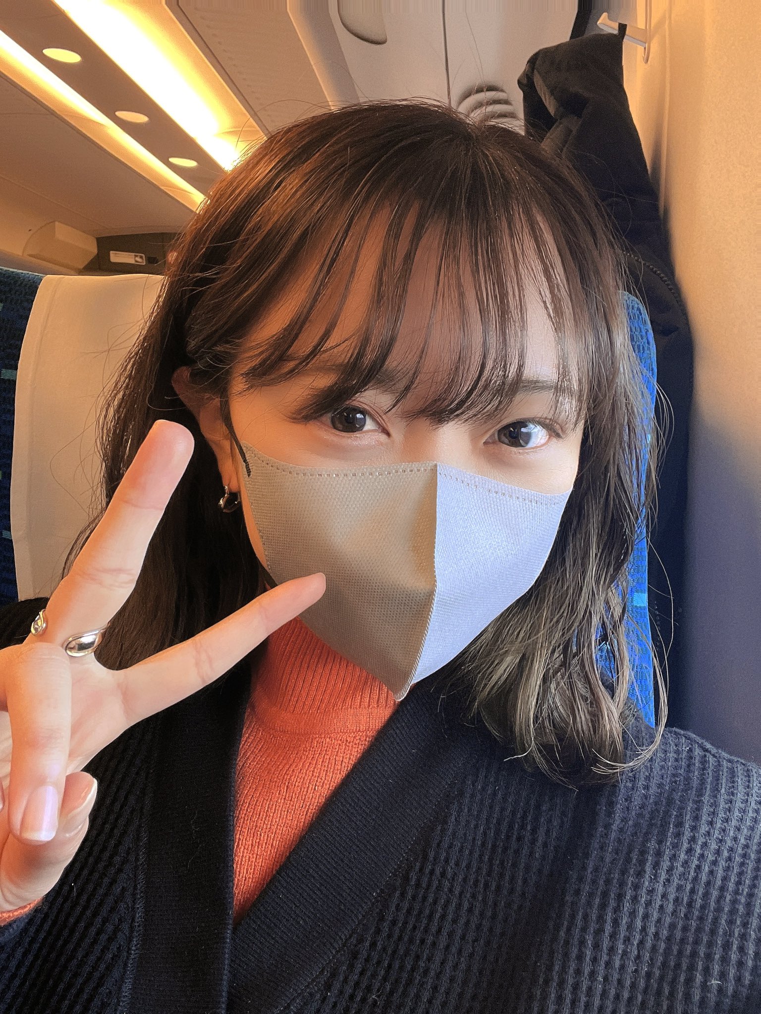 maco🌻 on Twitter: "彩ちゃんのLIVEに向かってゆくー！！ 大阪へGO🌻 みんなの新幹線のお供はなにー？ ︎ #SayakaNeon #山本彩 https://t.co ...
