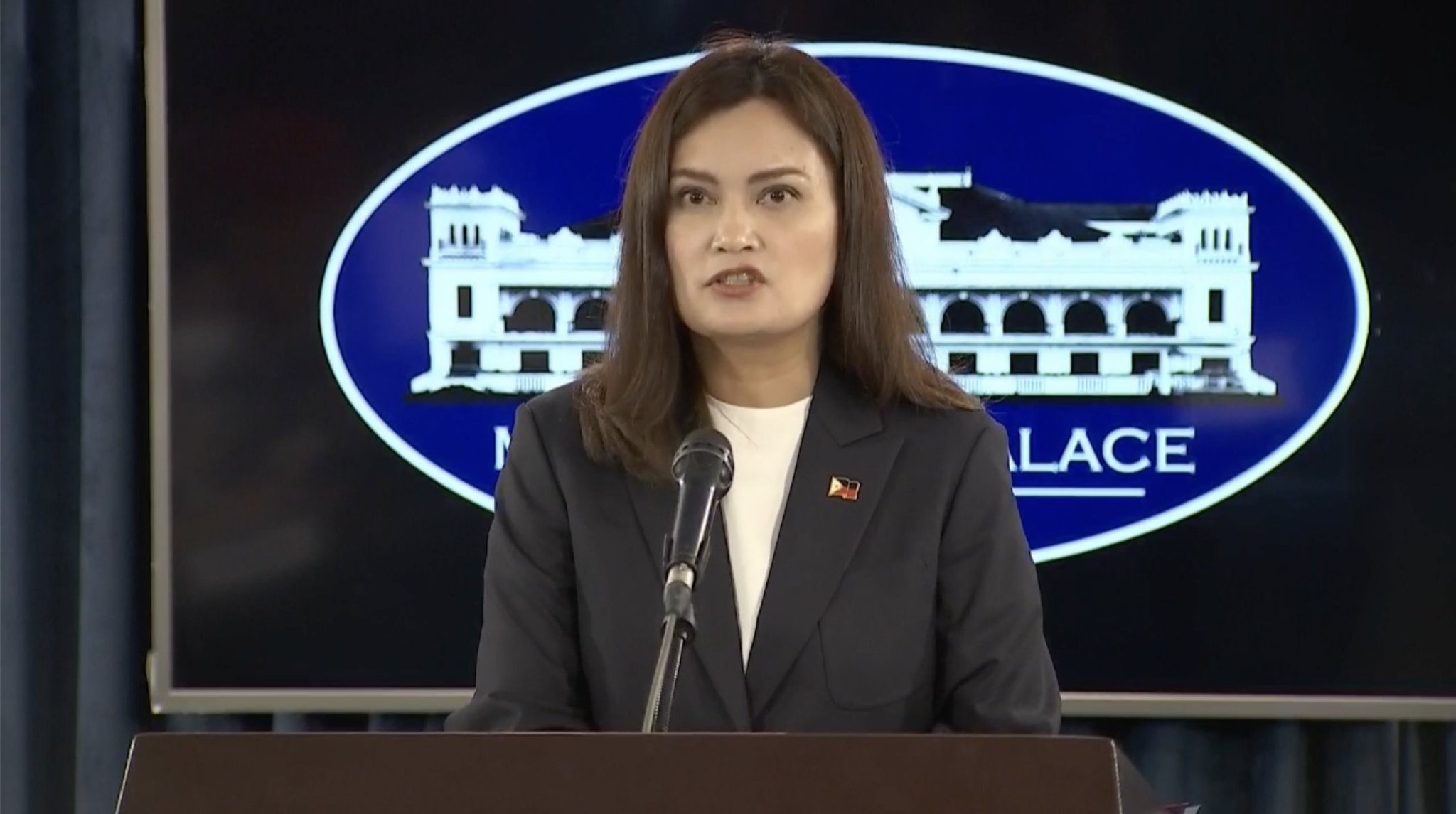 CNN Philippines on Twitter: "THREAD: Malacañang Palace holds a media briefing on President ...