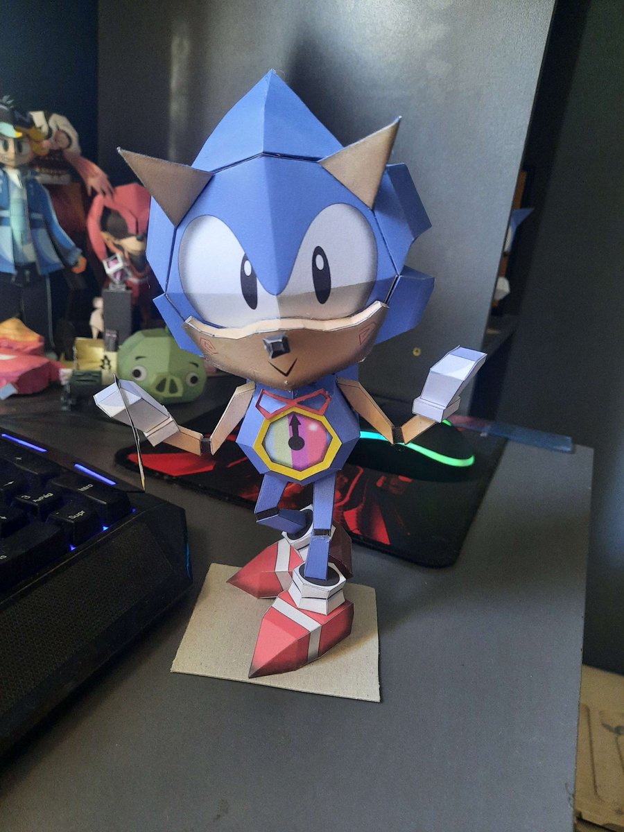 Papercraft Sonic