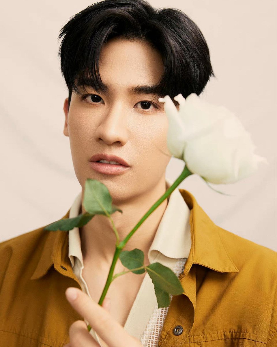 悠(ยู)🇯🇵 on Twitter: "🌹🤍 #tawan_v #newwiee #TayNew # ...