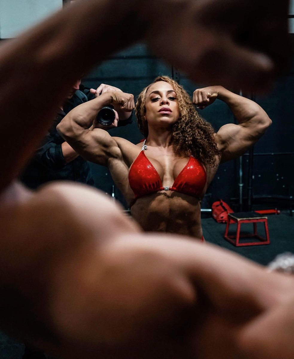 Female Muscle Fan💪 on Twitter: "Danielle Willis"