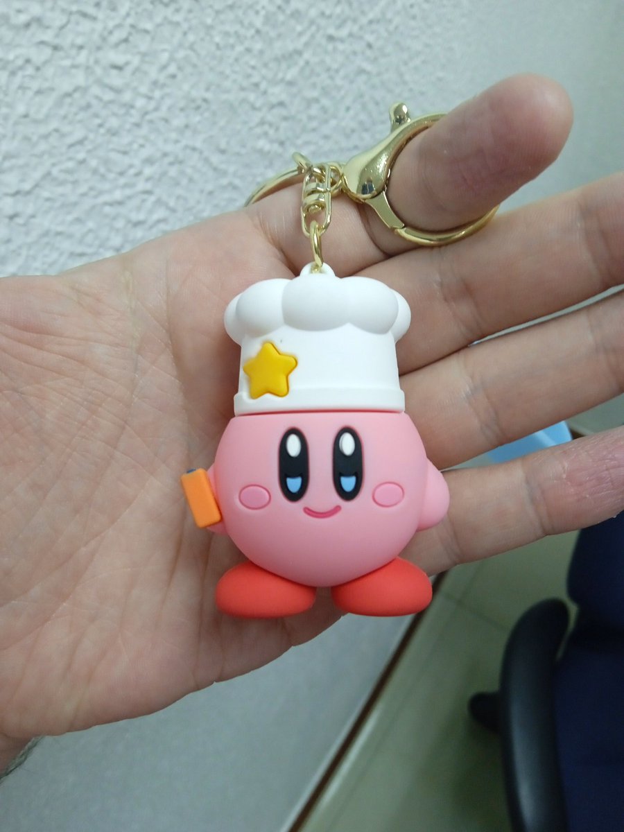 Ale navideño :3 on Twitter: "RT @CervezaTipo: Kirby me vigila..."