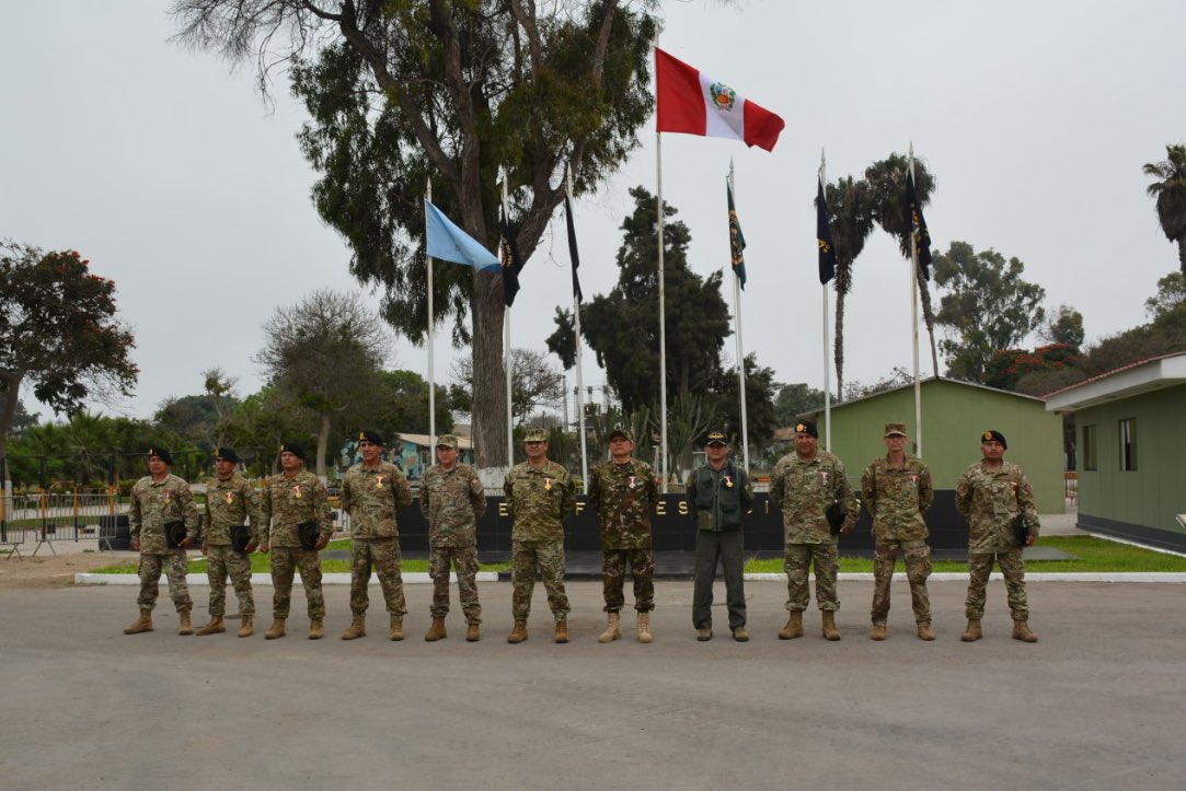 El teniente general PNP tuvo una brillante participación en la ...