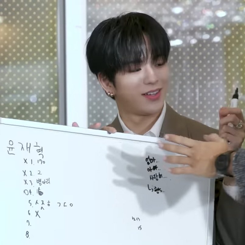 On Twitter 엄마 아빠 사랑해 ㄴ형도