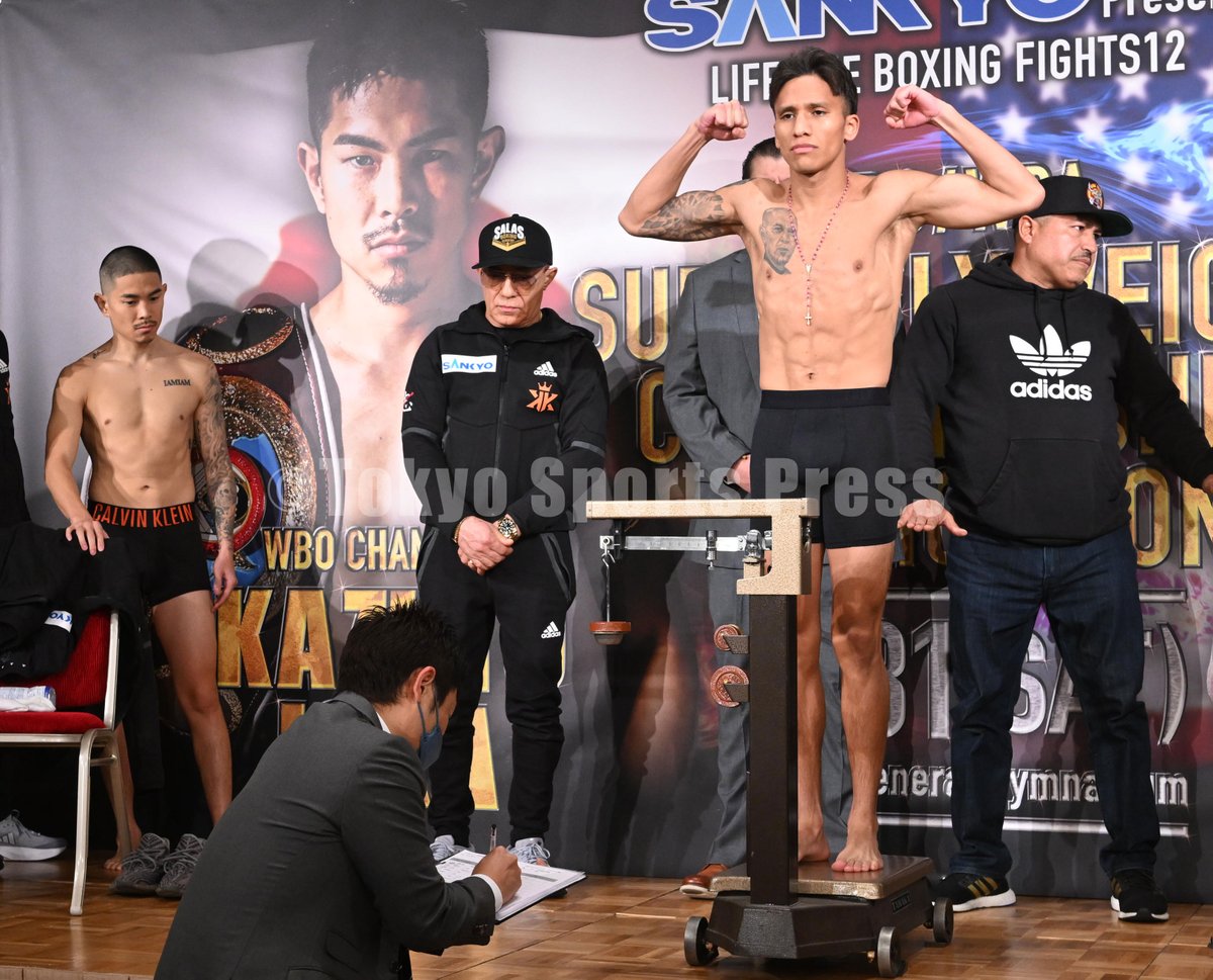 東スポ 写真部 on Twitter: "【ボクシング】 WBO・WBA世界スーパーフライ級王座統一戦 公開計量 #井岡一翔 VS #ジョシュアフランコ #kazutoioka # ...