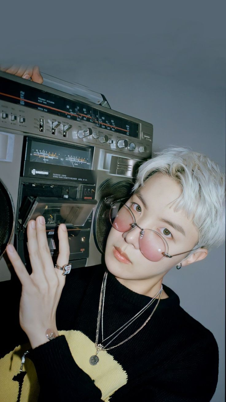 chart data on Twitter: ".@BTS_twt j-hope's 'Jack In The Box' was named as the "Best Korean Hip ...