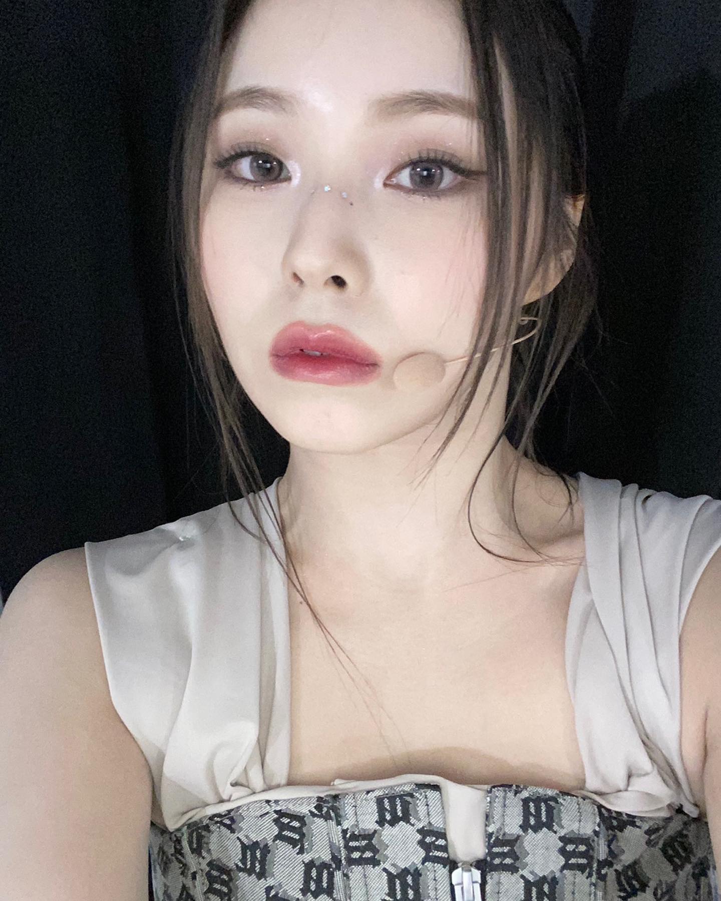 nmixx pics on Twitter: "NMIXX official instagram update with Kyujin (1/3) https://t.co ...