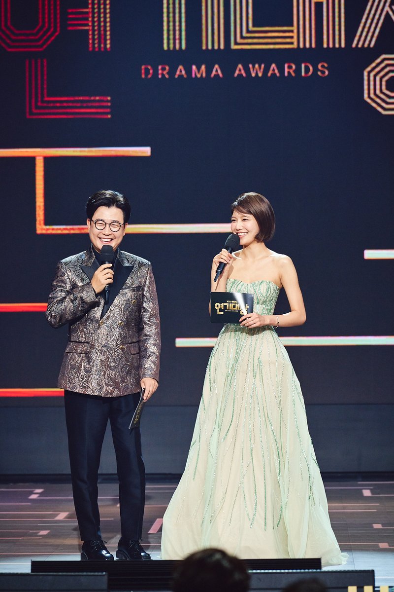 พส on Twitter: "2022 MBC Drama Awards ซูยองเป็น MC ซูยองได้รางวัลนักแสดงละครสั้นยอดเยี่ยม ยุนอา ...